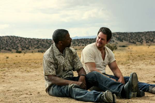 2 GUNS Review. 2 GUNS Stars Denzel Washington, Mark Wahlberg, and Bill ...
