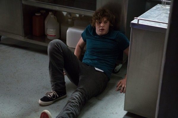 Evan Peters Talks 'The Lazarus Effect' and 'American Horror Story'
