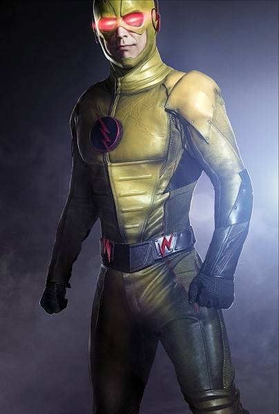 The Flash: See Tom Cavanagh Suited Up as Reverse Flash