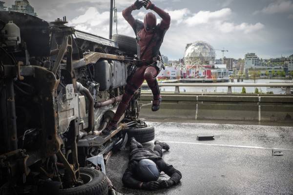 Deadpool 2 Moving Forward with Ryan Reynolds