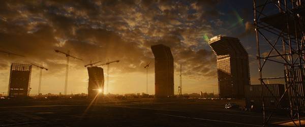 Tom Hiddleston Strips in New High-Rise Images