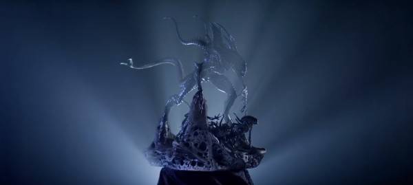 Alien King Makes His Royal Debut on #AlienDay426