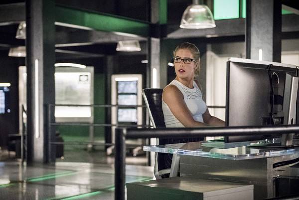 Arrow Season 5: Stephen Amell on Olicity and Susan Williams