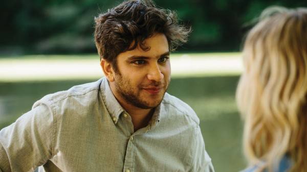 The Boy Downstairs Review: Zosia Mamet Is a Star
