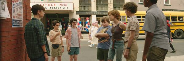 35 New IT Movie Images Reveal Pennywise, Losers Club, and More