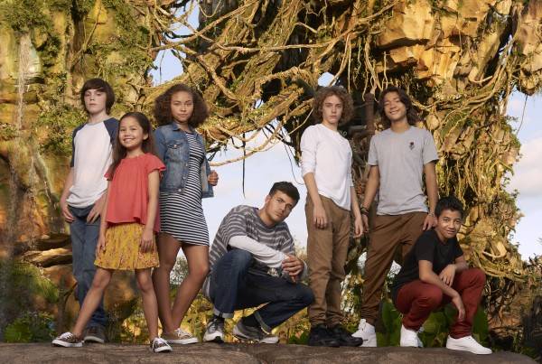 Avatar Sequels Cast Visits Pandora at Animal Kingdom in New Video