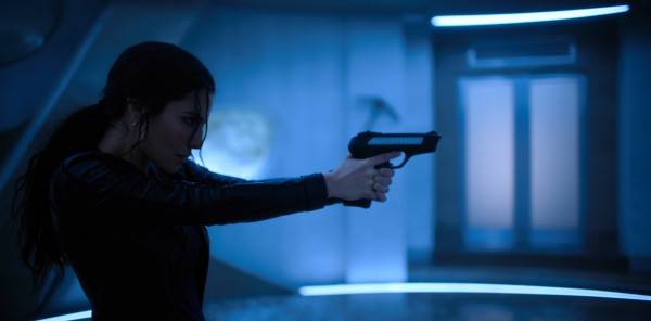 Altered Carbon Trailer Reveals Netflix's Ambitious Sci-Fi Series