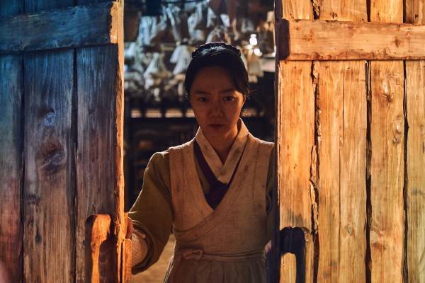 New Kingdom Trailer Teases Netflix's South Korean Zombie Series