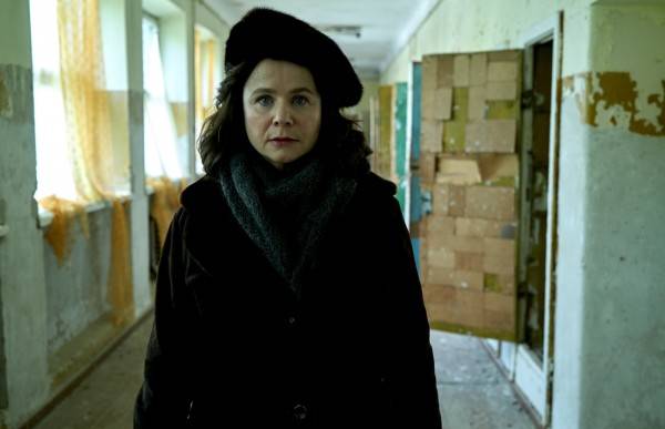 Chernobyl Review: HBO's Haunting Miniseries Is Emotionally Distressing