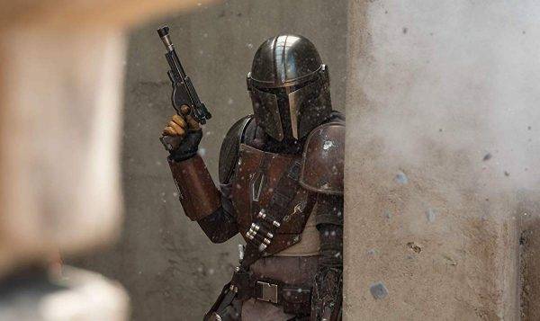 The Mandalorian: Pedro Pascal's Mask Caused a Golden Globes Change