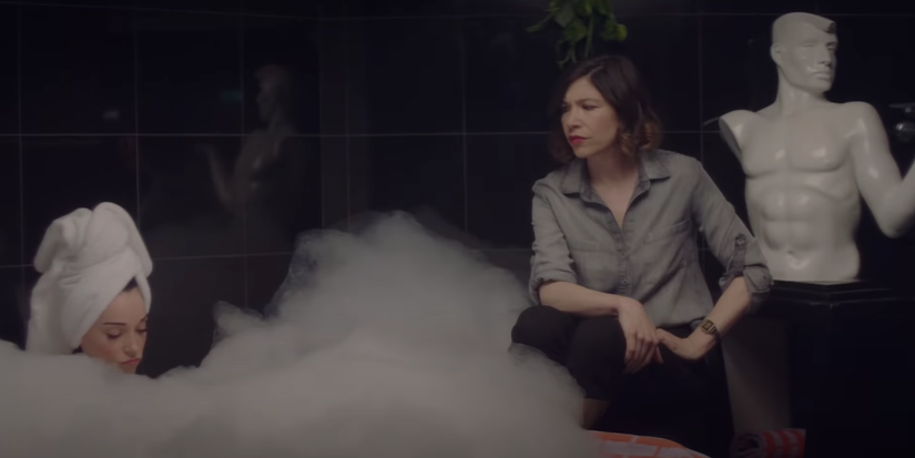 St. Vincent and Carrie Brownstein Star in First Nowhere Inn Teaser Trailer