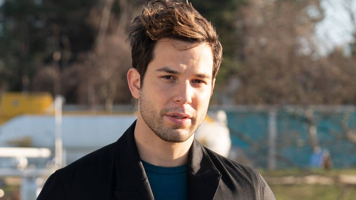 skylar astin