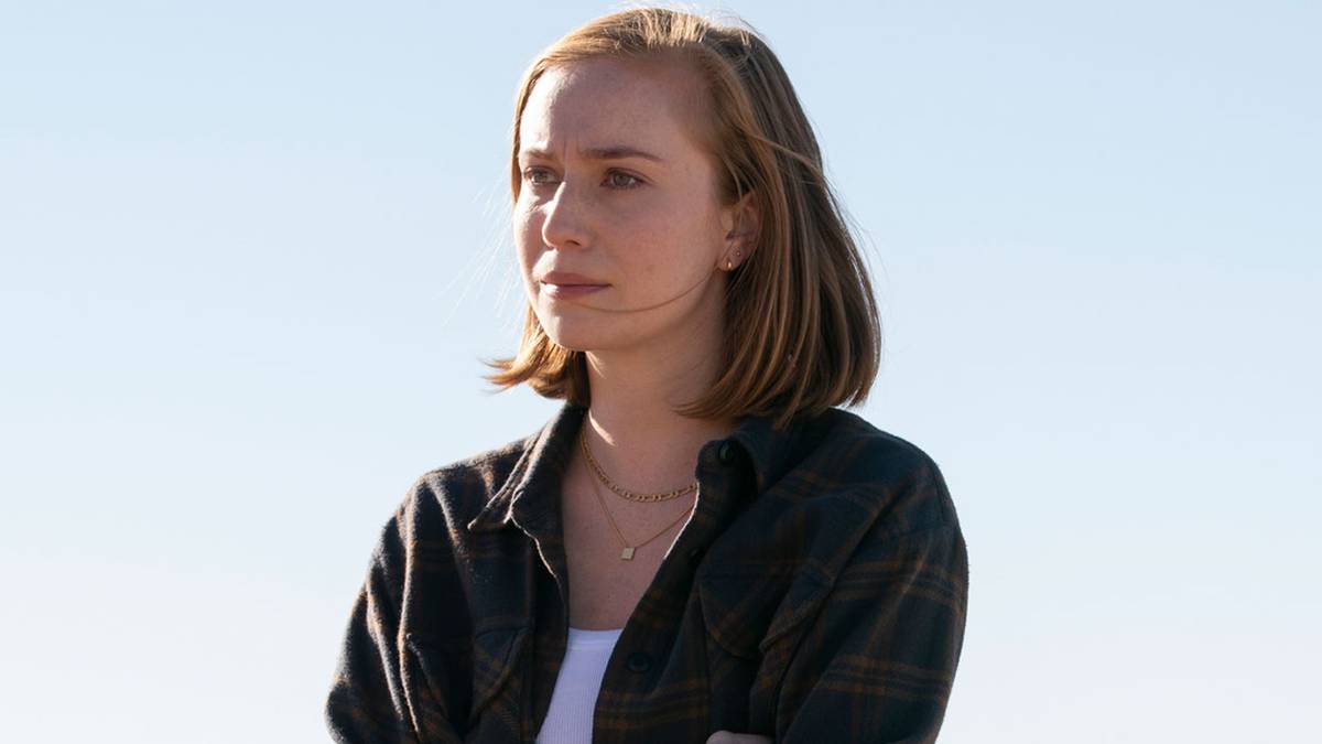 Hacks Breakout Star Hannah Einbinder Deserves Her Emmy Nomination