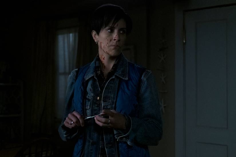 Midnight Mass Church Scene Annabeth Gish On Why Sarah Didnt Drink