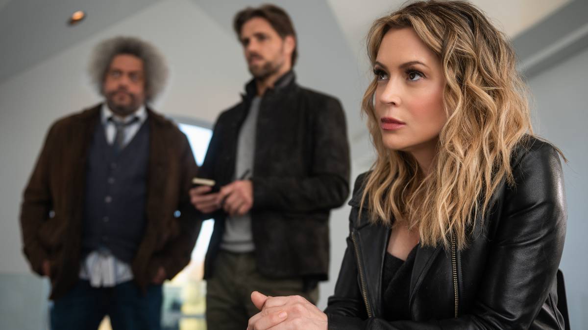 Brazen Trailer Reveals Alyssa Milano in Nora Roberts Netflix Thriller