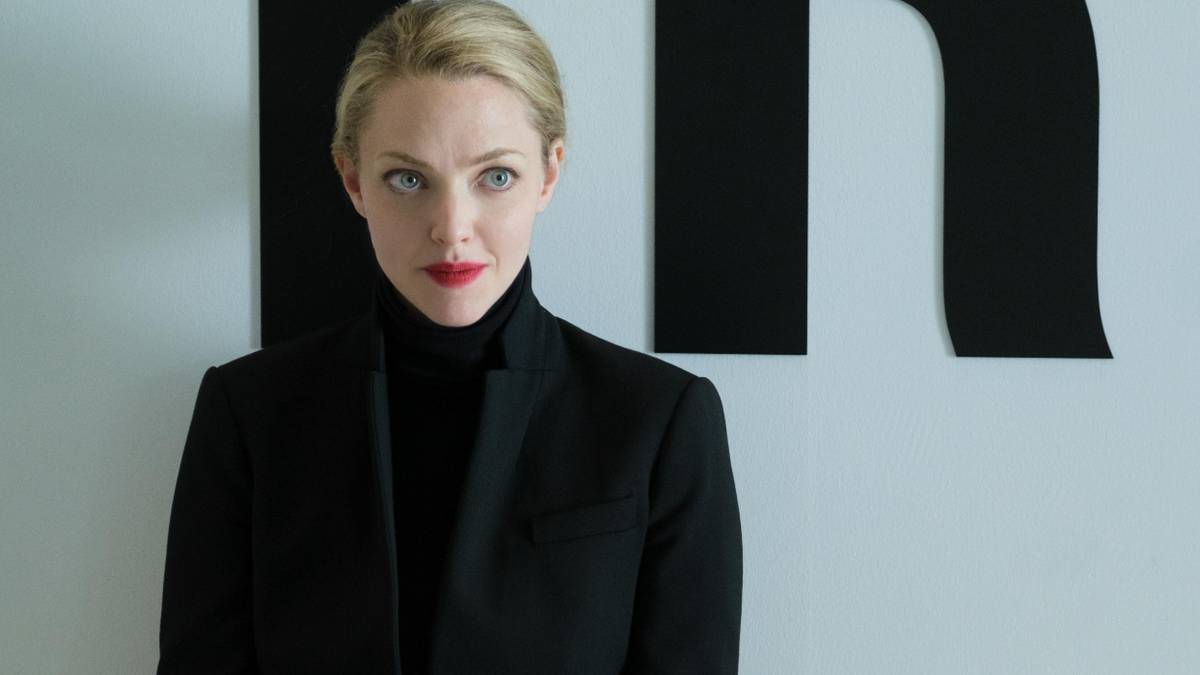 The Dropout: First Images Reveal Amanda Seyfried as Elizabeth Holmes in ...