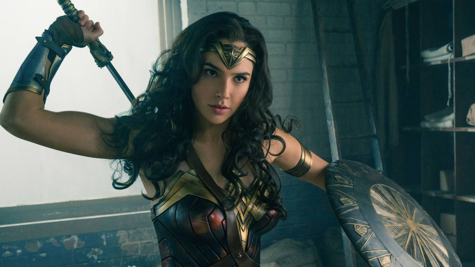 What DC's 'Supergirl' Tells Us About the New 'Wonder Woman' Movie