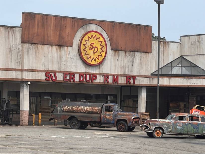 Fallout Series Set Photos Bring the Super Duper Mart to Life