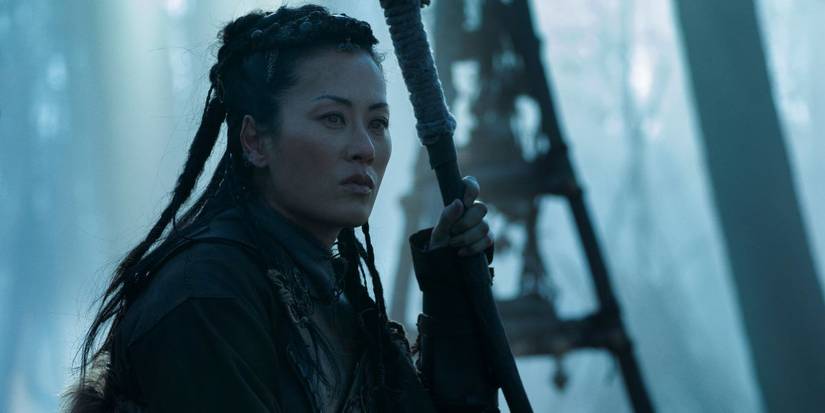 See Cast and Character Guide: Who's Who in the Sci-Fi Series