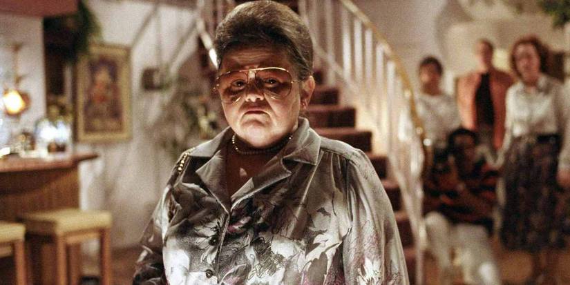 Poltergeist Review: A Balancing Act of Awe and Fear of the Unknown