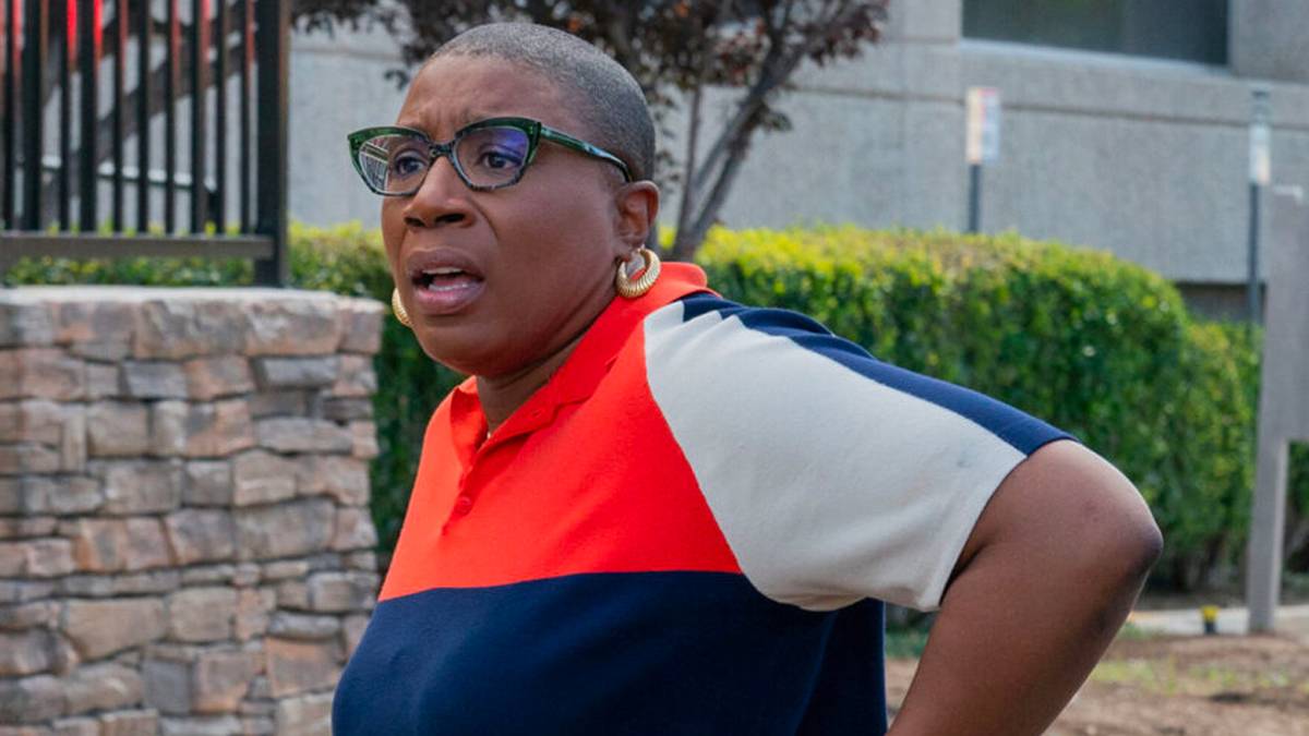 '9-1-1' Season 7 Episode 9 Sneak Peek - Hen's Past Mistake Threatens ...