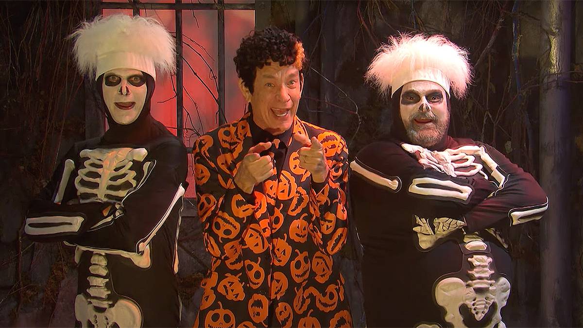 SNL: Tom Hanks Returns as David S. Pumpkins to Scare You Stupid