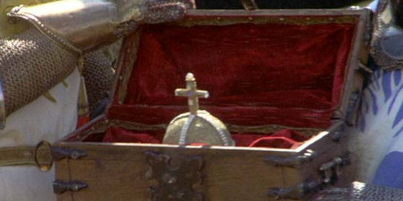 10 Most Memorable Weapons From Fantasy Movies & TV