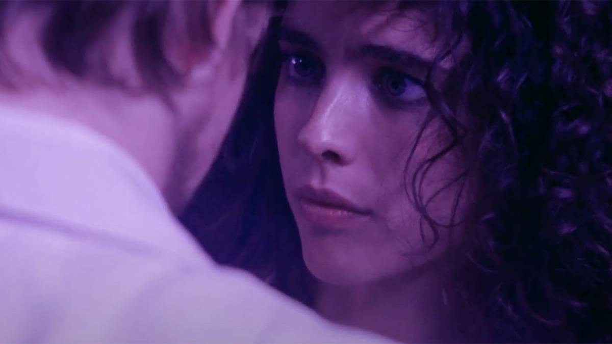 Stars At Noon: Joe Alwyn & Margaret QualleySlow Dance in New Music Video