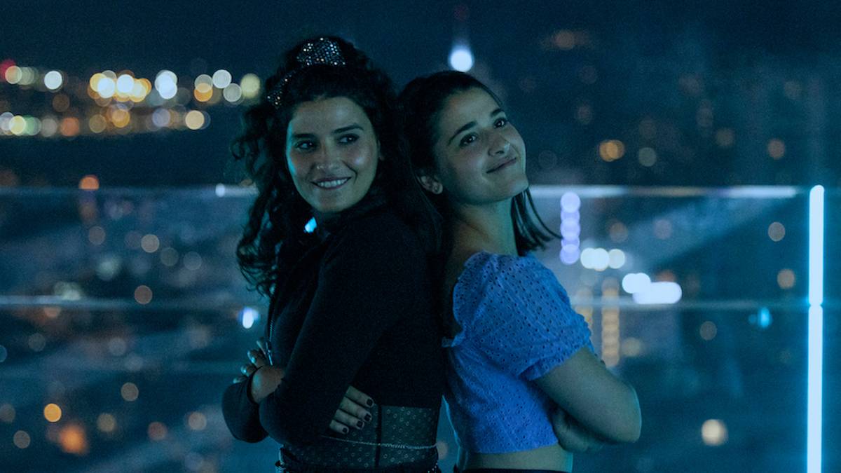 The Swimmers Review: True Story of Olympian Undercut by Bland Filmmaking