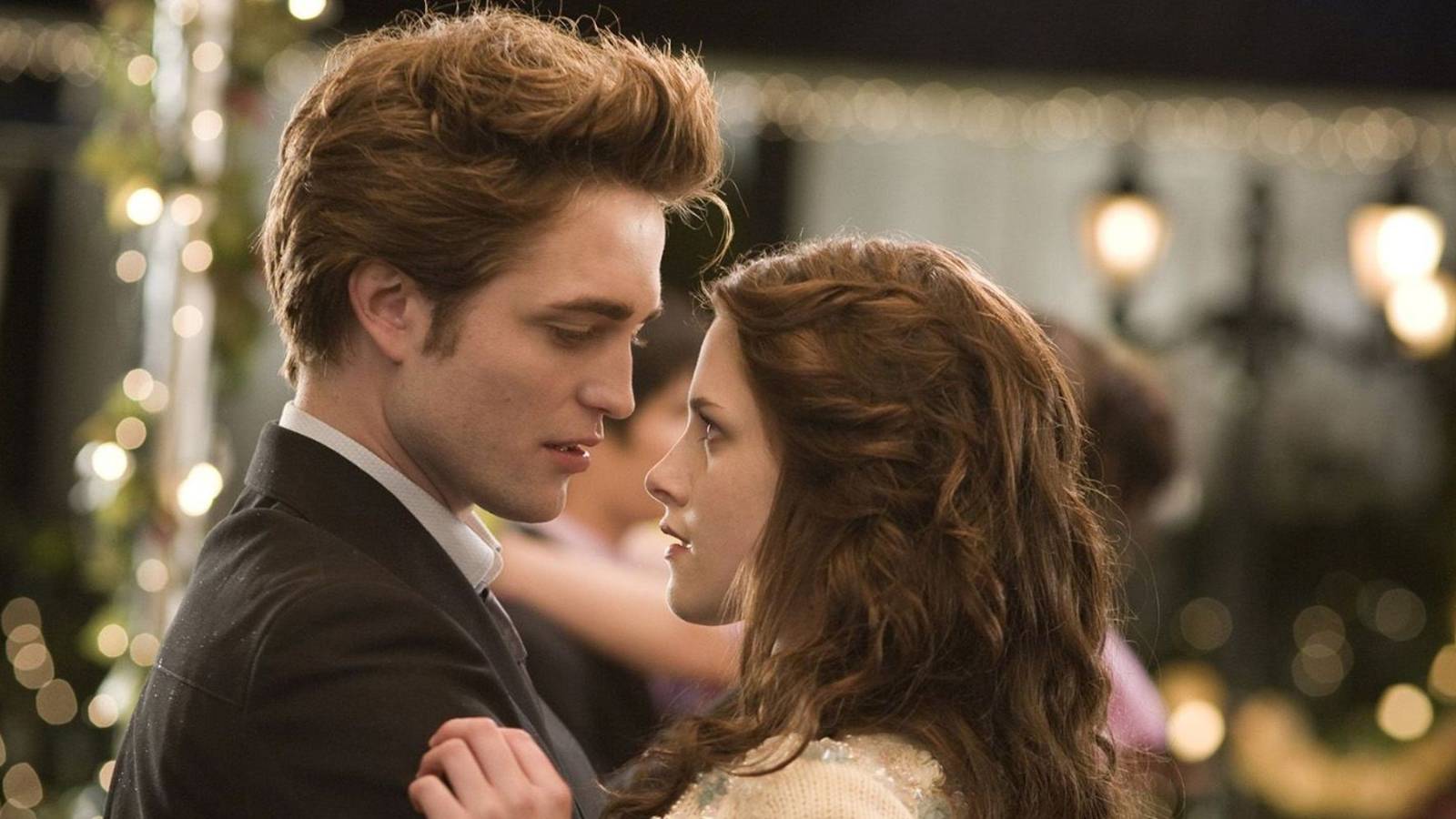 Twilight Saga Sparkles in Blockbuster Re-Release at Box Office
