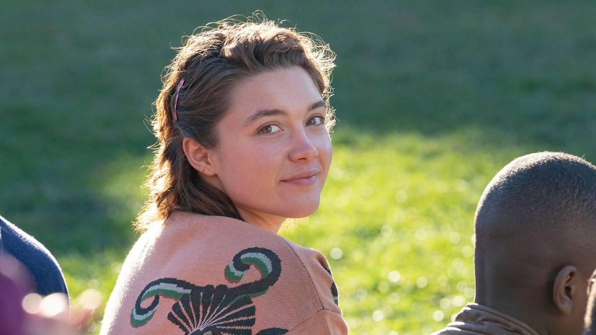 'Oppenheimer': Florence Pugh Describes Christopher Nolan as a Master