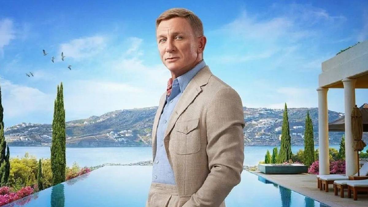 Daniel Craig on Knives Out 2's Streaming Release - "It Saddens Me"