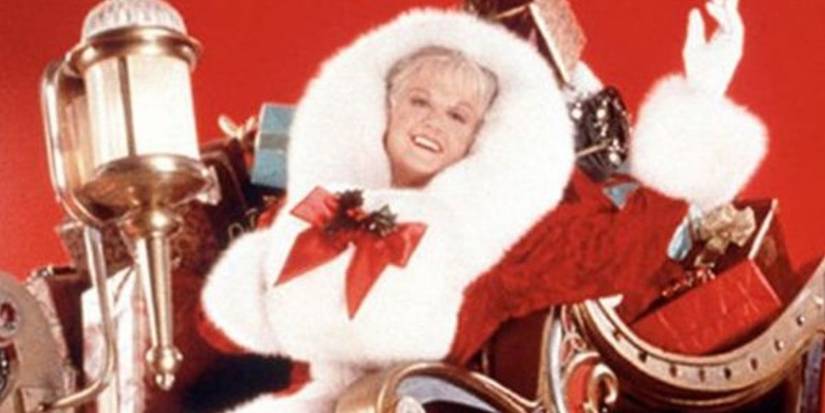 10 Best Portrayals of Mrs. Claus On Screen, From Goldie Hawn to Angela ...