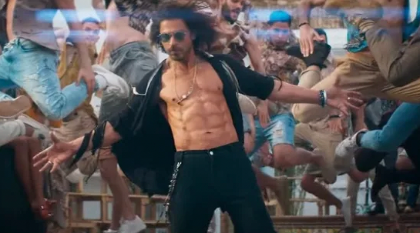 Shah Rukh Khan Is a Masterful Maverick In Electric New Pathaan Video