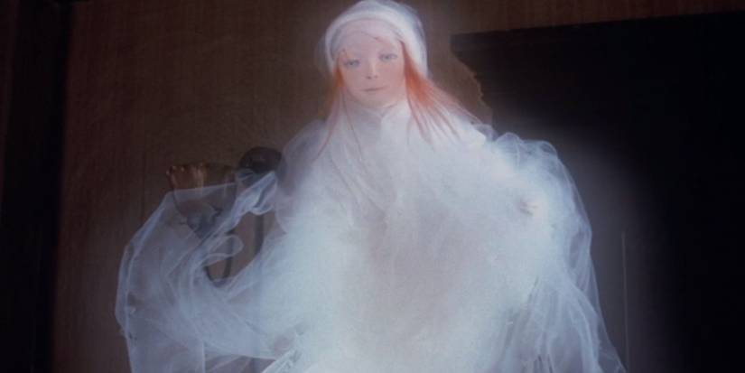 10 Creepiest Characters In Popular Christmas Movies