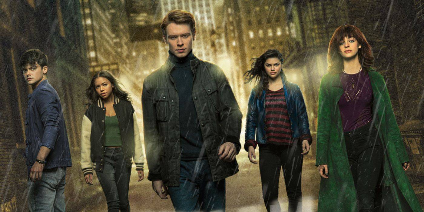 'Gotham Knights' Cast & Character Guide: Who Stars in the The CW Series