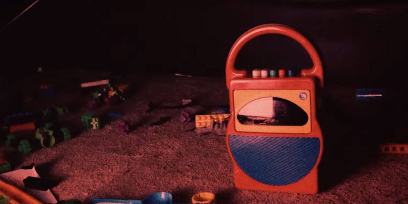 'Skinamarink' & 9 Other Experimental Horror Movies That Are as Strange ...