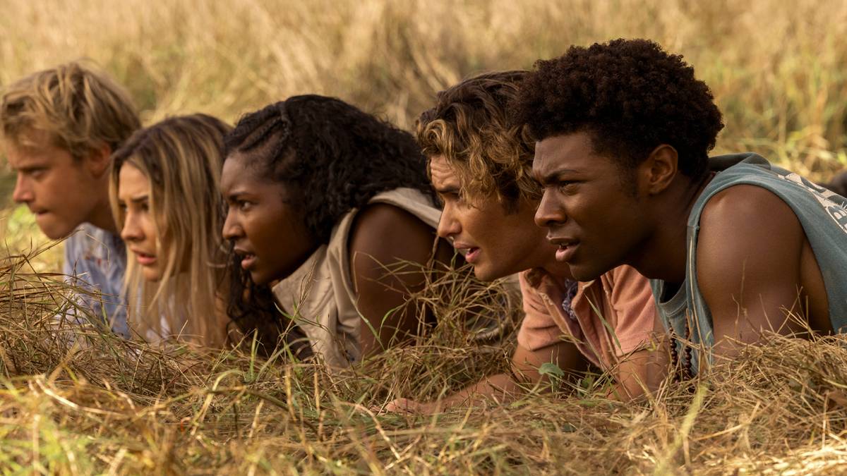 Outer Banks Season 3 Images Show the Pogues Washed Ashore