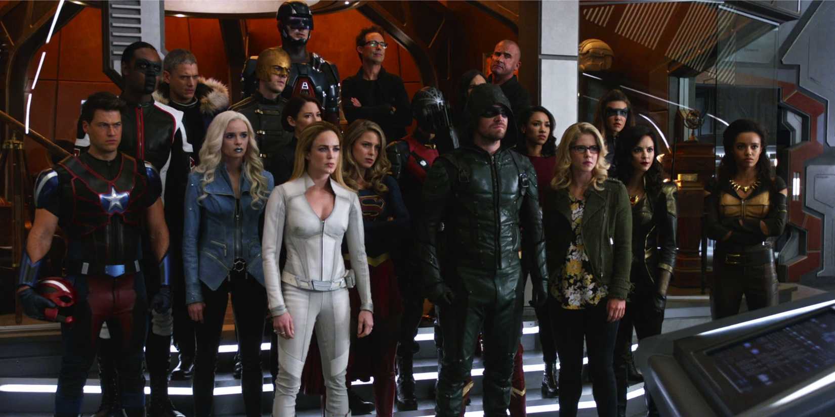 How To Watch the Arrowverse Shows in Order (Chronologically and by ...