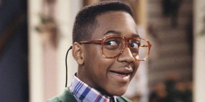 7 Sitcom Characters Who Were Never Supposed to Last This Long