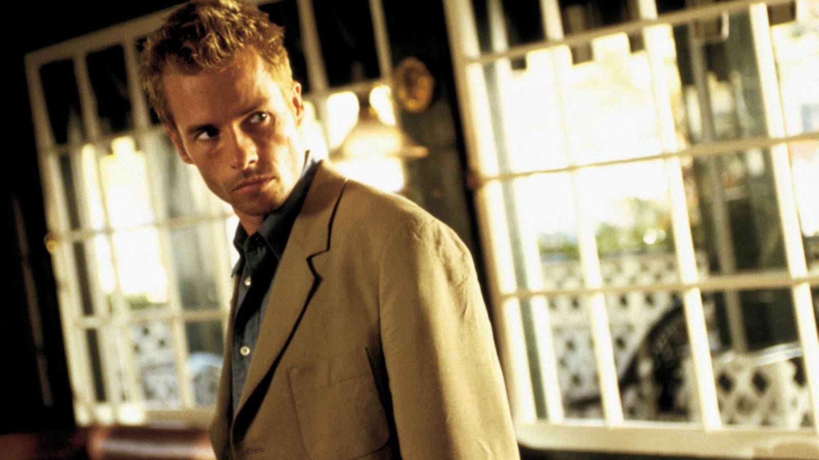 The Very Real Medical Condition Leonard Experiences in ‘Memento’