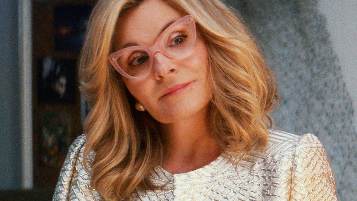 'Glamorous' Trailer: Kim Cattrall Is Immersed in the Glitzy Beauty World
