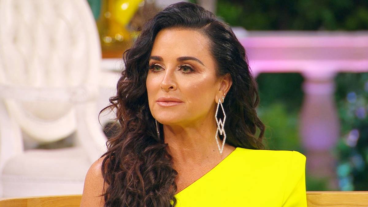 Why Kyle Richards Hasn't Filed For Divorce From "Best Friend" Mauricio ...