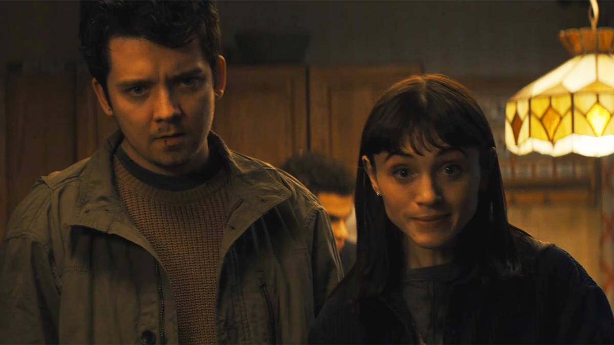 'All Fun and Games' Poster: Natalia Dyer & Asa Butterfield Play to Live