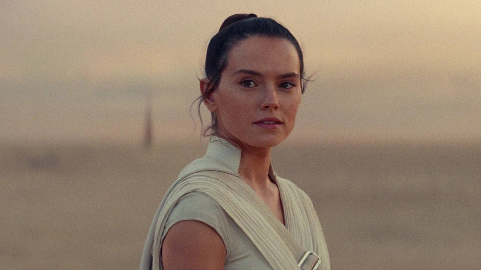 Star Wars Icons Daisy Ridley & Alden Ehrenreich Team for Destination ...