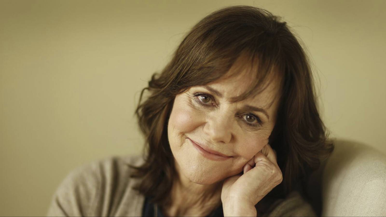 Netflix Sets Release Date for Sally Field and Lewis Pullman's Talking ...