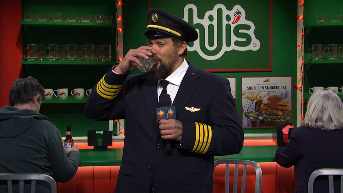 Jason Momoa Is a Hands-On Pilot in 'SNL's Airport Thanksgiving Parade