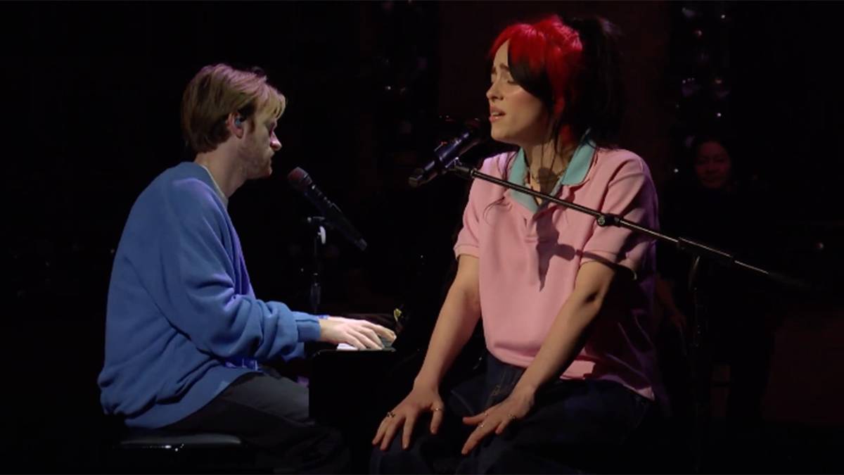 ‘SNL’ — Billie Eilish Recreates Emotional ‘Barbie’ Moment