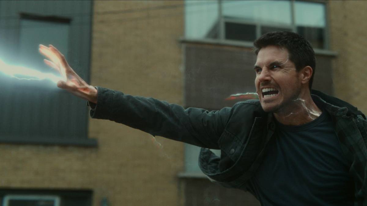 'Code 8 Part 2' Trailer — Robbie and Stephen Amell Fight Corrupt Police