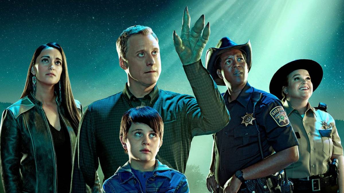 ‘Resident Alien’ Cast & Character Guide — Who Stars in the Sci-Fi Series?